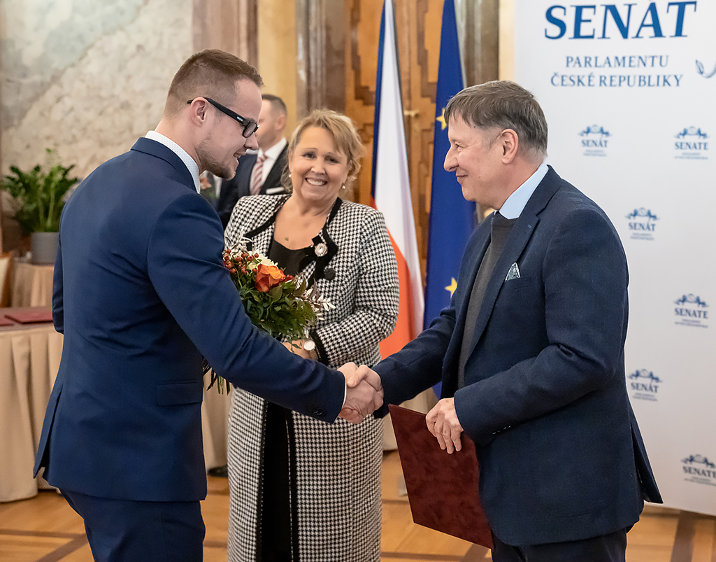 Jakub Erben převzal Cenu ministerstva školství | T-UNI - zpravodaj ...