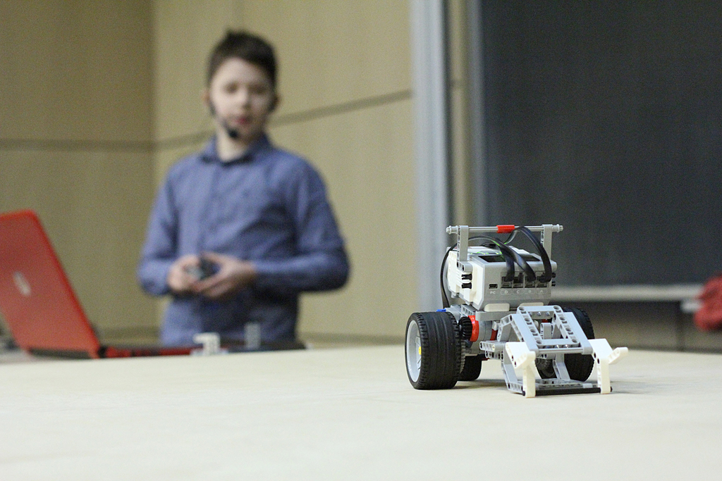 Nejmladší robotici předvedli, co umí | T-UNI - zpravodaj Technické ...
