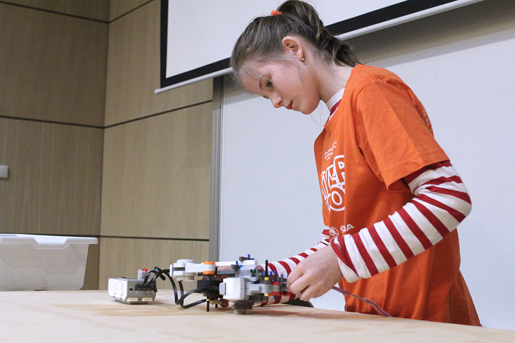 Nejmladší robotici předvedli, co umí | T-UNI - zpravodaj Technické ...