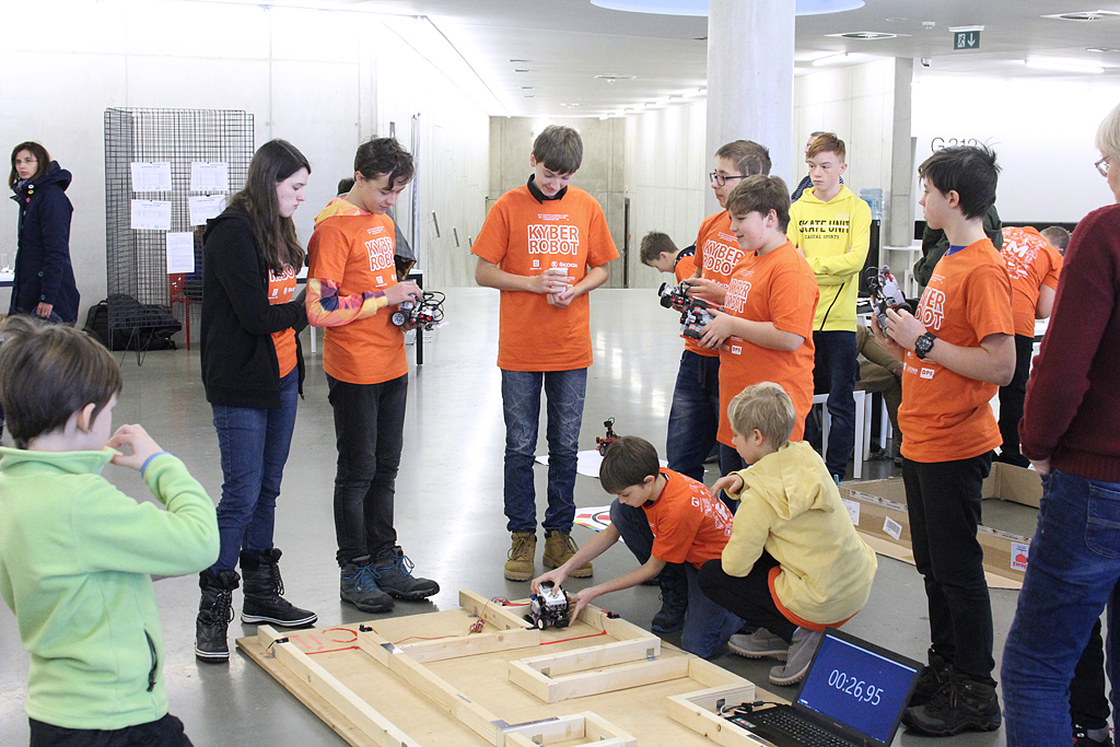 Nejmladší robotici předvedli, co umí | T-UNI - zpravodaj Technické ...